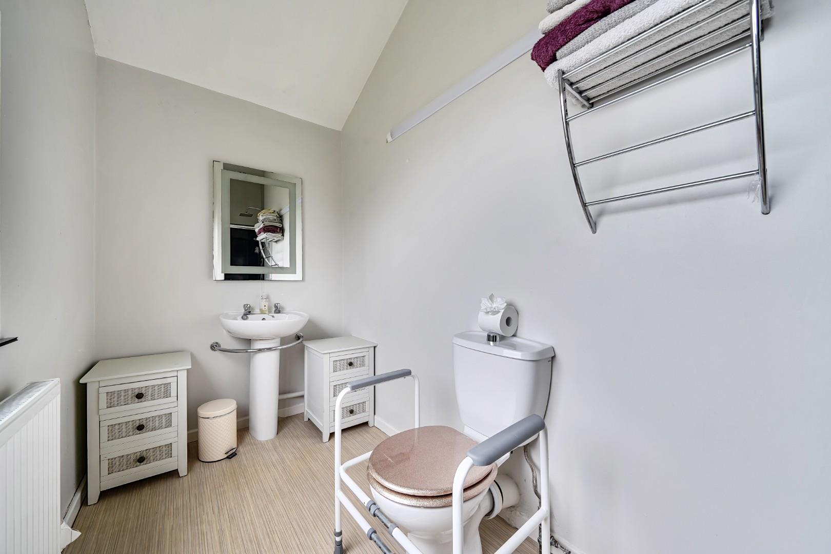 Ashbank, 1, Breidden Avenue, Llanymynech, SY22 6SP | Estate Agents ...